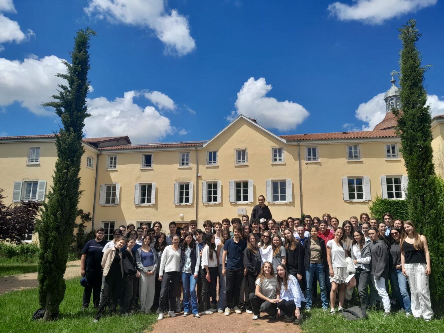 LYCÉE GÉNÉRAL ET TECHNOLOGIQUE - La Favorite